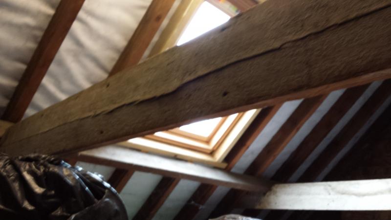 Support beams in loft cracked | DIYnot Forums