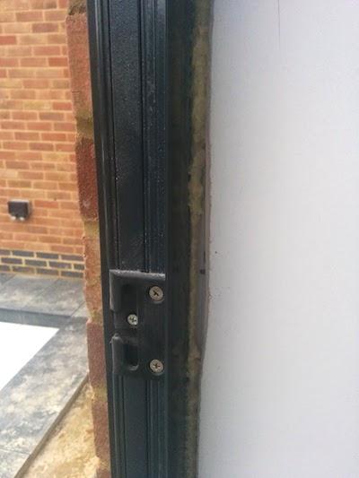 How to finish off edge between wall and door frame | DIYnot Forums