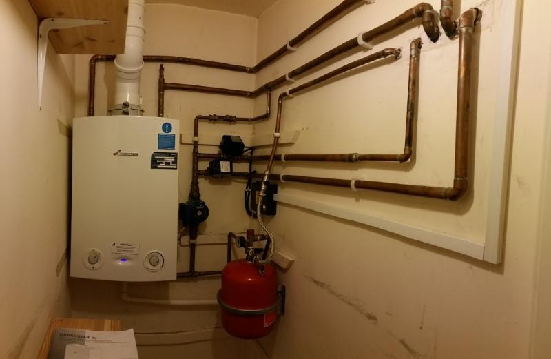 Help me understand the heating system in my new house. | DIYnot Forums