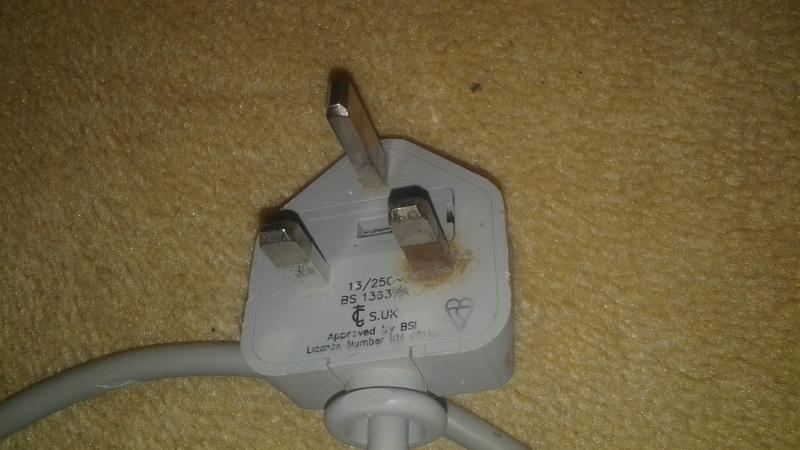 What would cause the burning on this plug? | DIYnot Forums