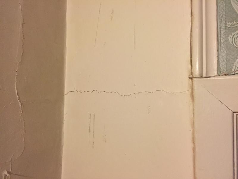 Cracks! | DIYnot Forums