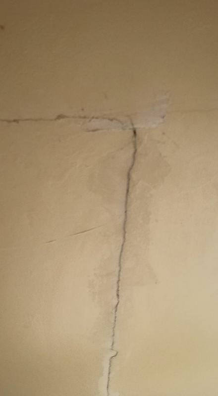 ceilings cracks | DIYnot Forums