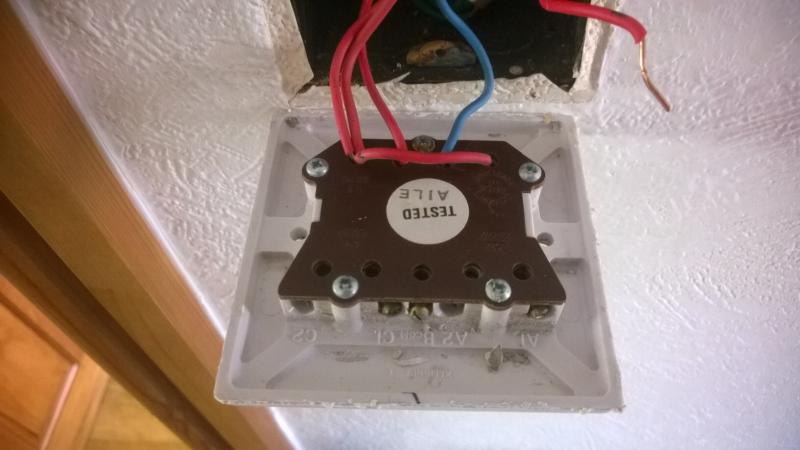 3 way socket wiring | DIYnot Forums