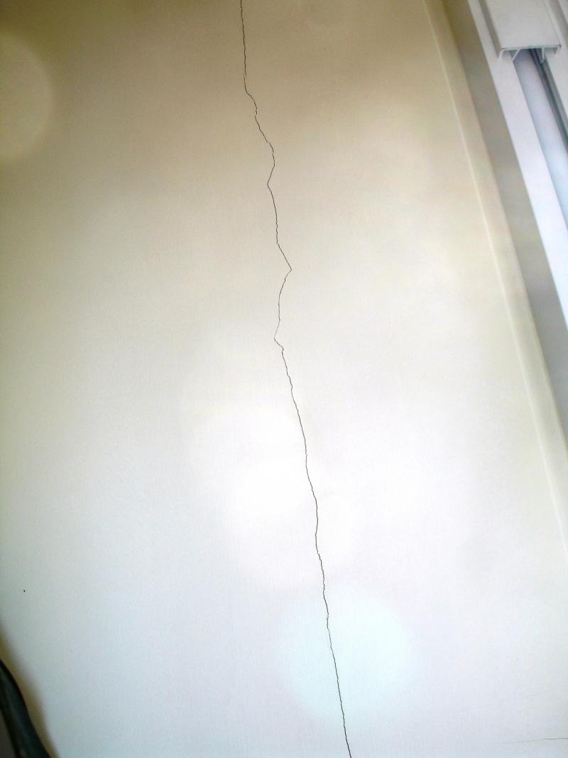 HELP! PANICKING ABOUT CRACKS IN PLASTER | DIYnot Forums
