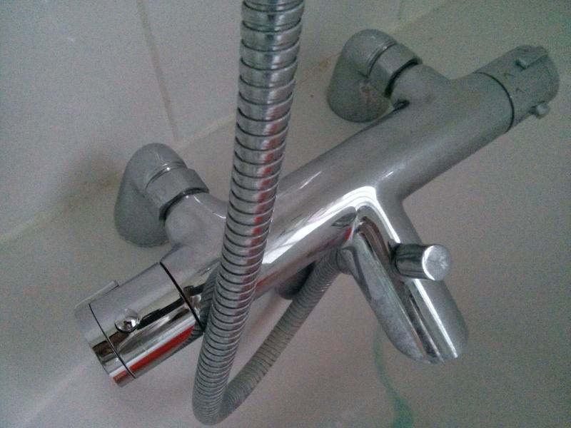 Bath taps with right angled attachments | DIYnot Forums